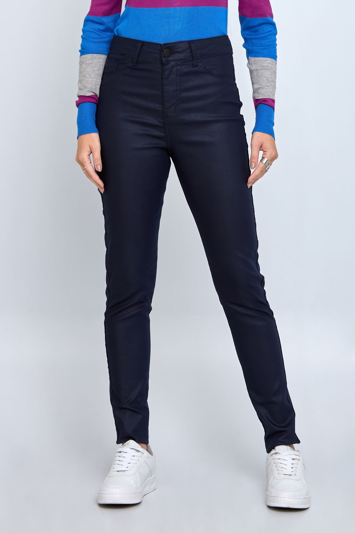 Calça Feminina em Sarja Azul Escuro